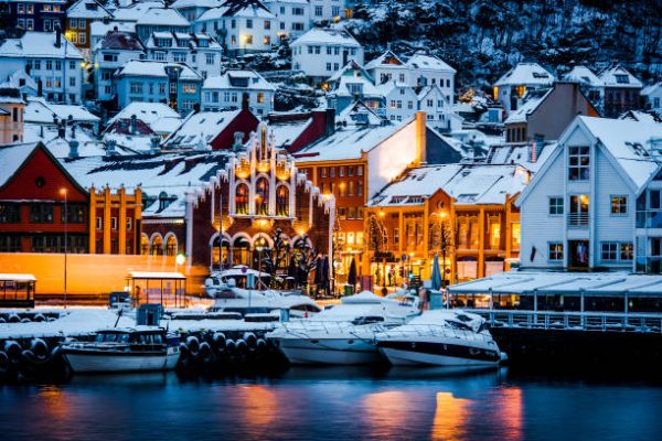 15 Fun Christmas Vacation Ideas For Family That You'll Love