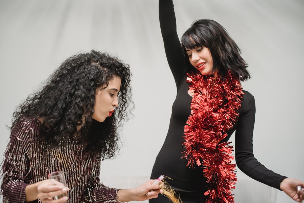 Christmas Party Ideas For Large Groups [25+ Entertaining Games Inside]